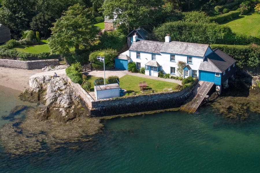 The Hidden Hut -Porscatho - Cornwall Holidays