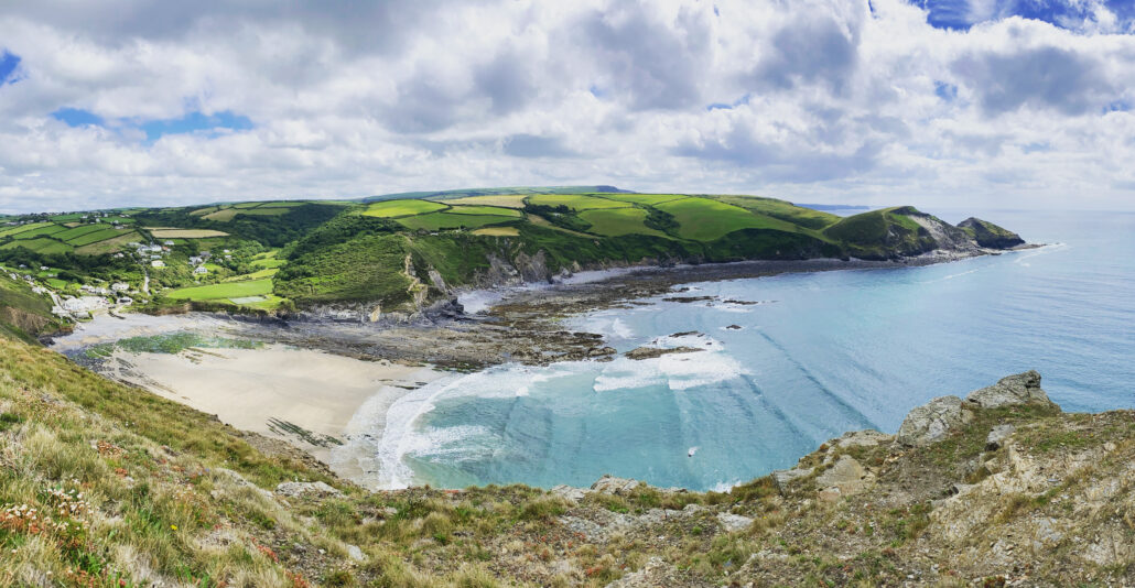 Crackington Haven Beach - 2025 Guide - Cornwall Holidays