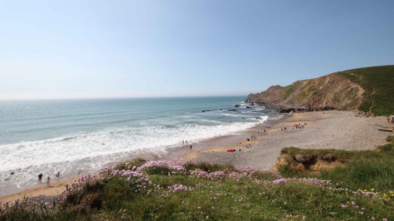 Northcott Mouth Beach - 2025 Guide - Cornwall Holidays